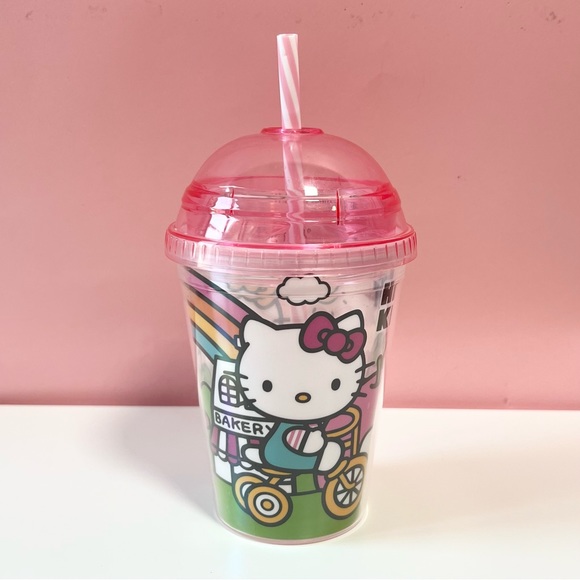 Hello Kitty | Dining | Y2k 200s Hello Kitty Sanrio Rainbow Water Bottle ...